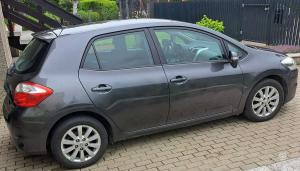 Grey Toyota Auris 2012 in Klaipeda, with an engine capacity of 1.60 L and mileage of 150 thousand km for 6500 €, photo 3 on AUTOMOTO.COM.LV