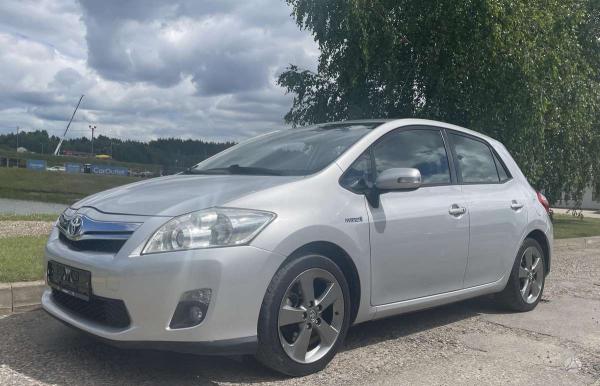 Pelēks Toyota Auris 2012 Viļņa, ar dzinēja tilpumu 1.80 L un nobraukumu 182 tūkst. km par 6490 €, foto 3 vietnē AUTOMOTO.COM.LV