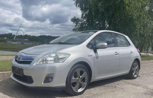 Grey Toyota Auris 2012 in Vilnius, with an engine capacity of 1.80 L and mileage of 182 thousand km for 6490 €, photo 3 on AUTOMOTO.COM.LV