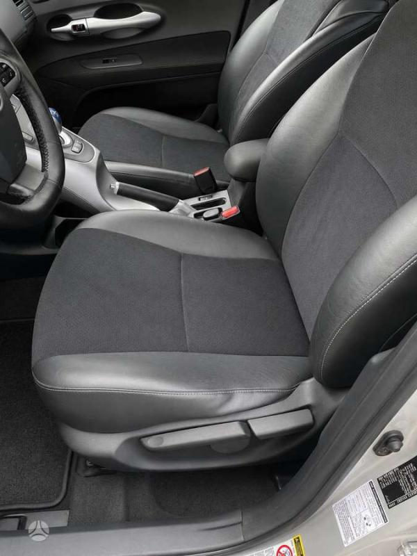 Grey Toyota Auris 2012 in Vilnius, with an engine capacity of 1.80 L and mileage of 182 thousand km for 6490 €, photo 6 on AUTOMOTO.COM.LV
