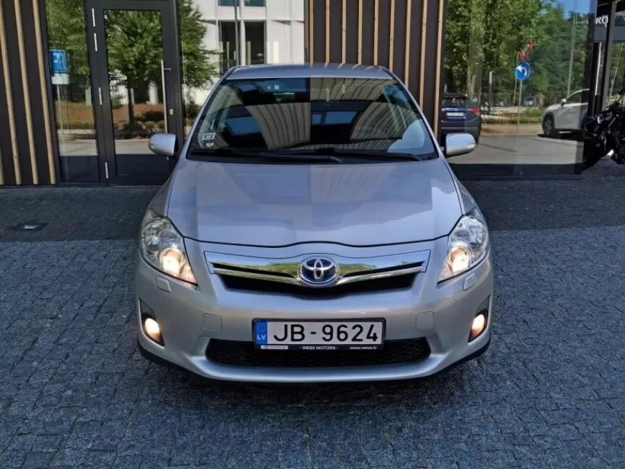 Pelēks Toyota Auris 2012 Rīga, ar dzinēja tilpumu 1.80 L un nobraukumu 220 tūkst. km par 7490 €, foto 3 vietnē AUTOMOTO.COM.LV