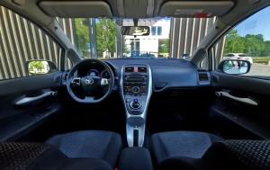 Pelēks Toyota Auris 2012 Rīga, ar dzinēja tilpumu 1.80 L un nobraukumu 220 tūkst. km par 7490 €, foto 9 vietnē AUTOMOTO.COM.LV