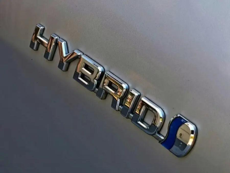 Pelēks Toyota Auris 2012 Rīga, ar dzinēja tilpumu 1.80 L un nobraukumu 220 tūkst. km par 7490 €, foto 19 vietnē AUTOMOTO.COM.LV