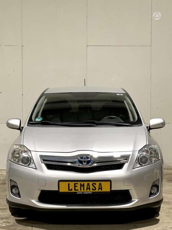 Grey Toyota Auris 2012 in Klaipeda, with an engine capacity of 1.80 L and mileage of 161 thousand km for 6999 €, photo 8 on AUTOMOTO.COM.LV