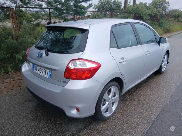 Grey Toyota Auris 2012 in Vilnius, with an engine capacity of 1.80 L and mileage of 112 thousand km for 6450 €, photo 4 on AUTOMOTO.COM.LV