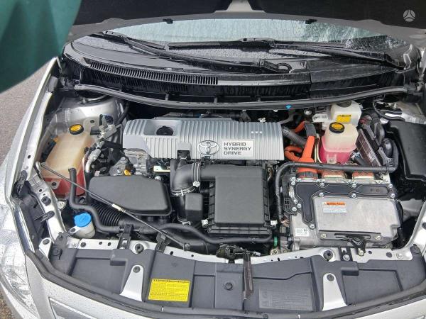 Grey Toyota Auris 2012 in Vilnius, with an engine capacity of 1.80 L and mileage of 112 thousand km for 6450 €, photo 6 on AUTOMOTO.COM.LV