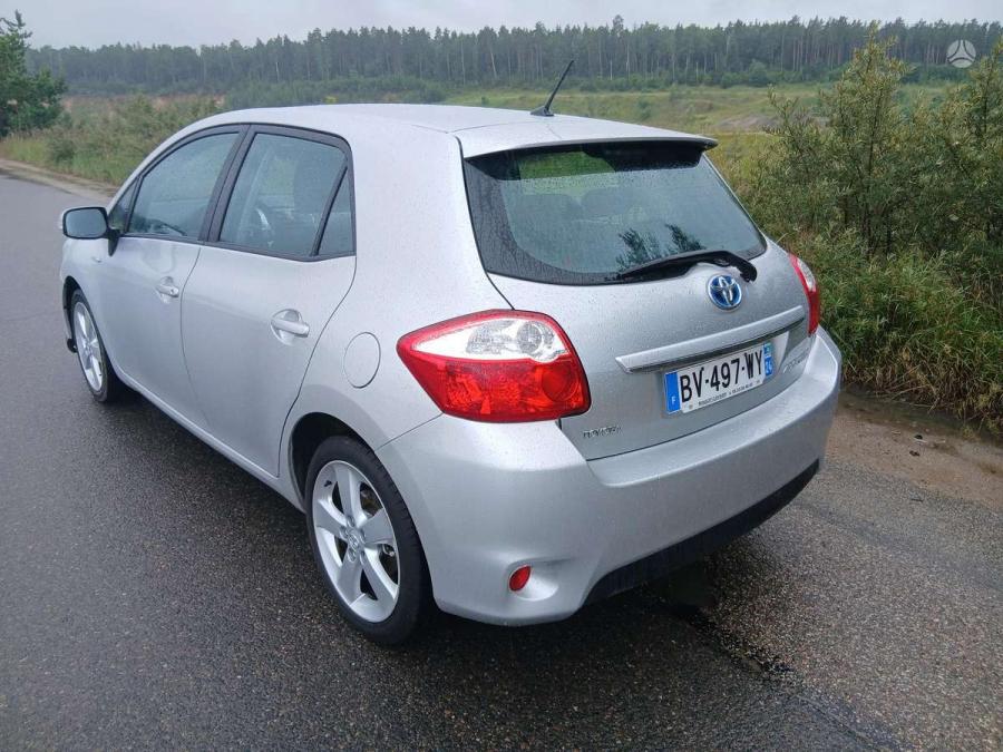 Grey Toyota Auris 2012 in Vilnius, with an engine capacity of 1.80 L and mileage of 112 thousand km for 6450 €, photo 4 on AUTOMOTO.COM.LV