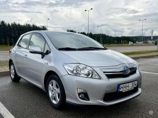 Pelēks Toyota Auris 2012 Viļņa, ar dzinēja tilpumu 1.80 L un nobraukumu 152 tūkst. km par 5950 €, foto 5 vietnē AUTOMOTO.COM.LV