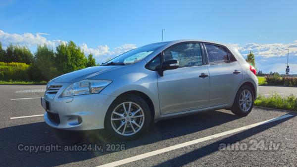 Grey Toyota Auris 2012 in Tartu, with an engine capacity of 1.60 L and mileage of 186 thousand km for 2900 €, photo 1 on AUTOMOTO.COM.LV