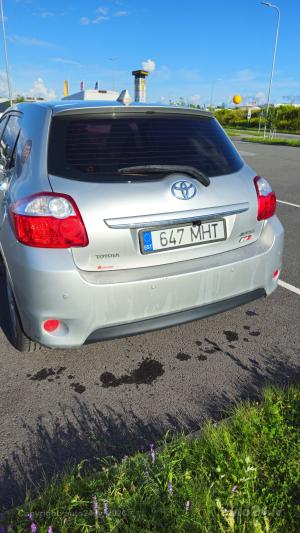 Pelēks Toyota Auris 2012 Tartu, ar dzinēja tilpumu 1.60 L un nobraukumu 186 tūkst. km par 2900 €, foto 5 vietnē AUTOMOTO.COM.LV