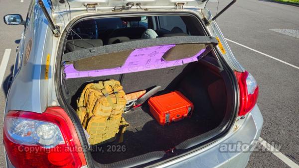 Grey Toyota Auris 2012 in Tartu, with an engine capacity of 1.60 L and mileage of 186 thousand km for 2900 €, photo 5 on AUTOMOTO.COM.LV
