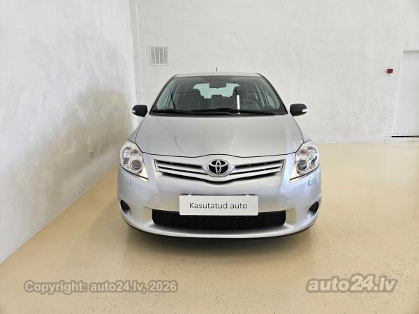 Pelēks Toyota Auris 2012 Rakvere, ar dzinēja tilpumu 1.60 L un nobraukumu 254 tūkst. km par 4890 €, foto 4 vietnē AUTOMOTO.COM.LV