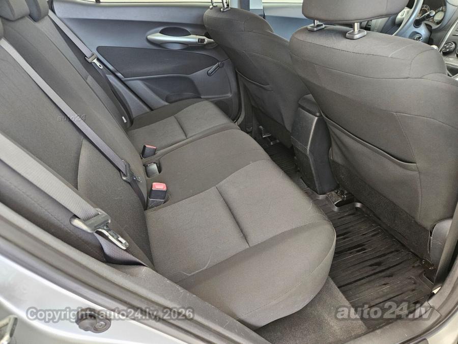 Pelēks Toyota Auris 2012 Rakvere, ar dzinēja tilpumu 1.60 L un nobraukumu 254 tūkst. km par 4890 €, foto 7 vietnē AUTOMOTO.COM.LV