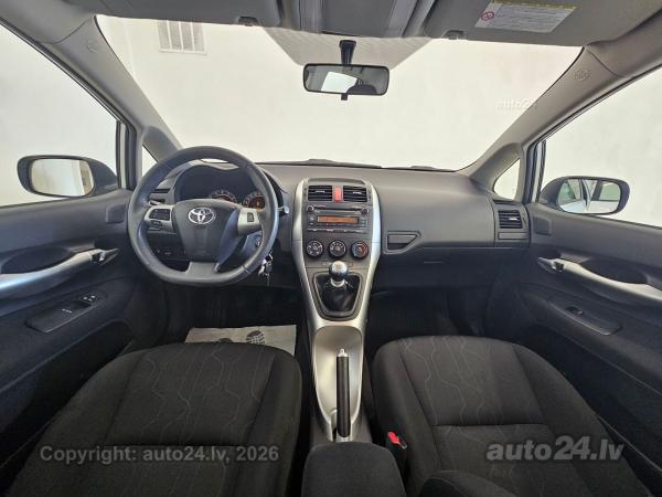 Pelēks Toyota Auris 2012 Rakvere, ar dzinēja tilpumu 1.60 L un nobraukumu 254 tūkst. km par 4890 €, foto 7 vietnē AUTOMOTO.COM.LV