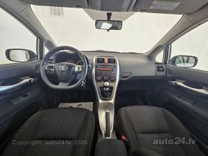 Pelēks Toyota Auris 2012 Rakvere, ar dzinēja tilpumu 1.60 L un nobraukumu 254 tūkst. km par 4890 €, foto 8 vietnē AUTOMOTO.COM.LV