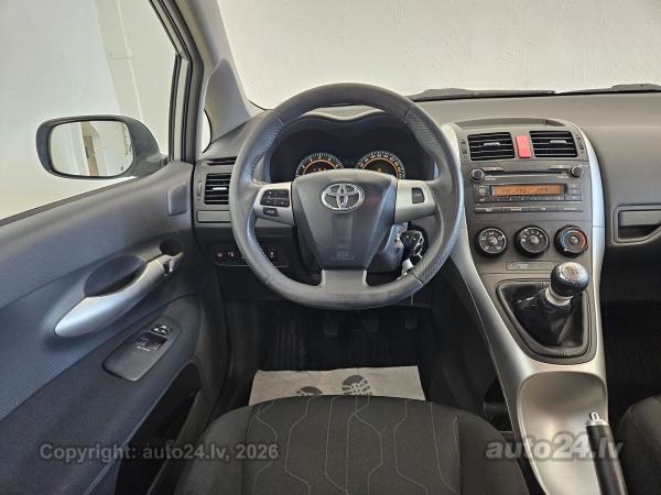 Pelēks Toyota Auris 2012 Rakvere, ar dzinēja tilpumu 1.60 L un nobraukumu 254 tūkst. km par 4890 €, foto 8 vietnē AUTOMOTO.COM.LV