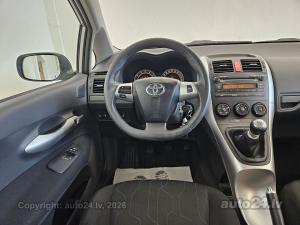 Pelēks Toyota Auris 2012 Rakvere, ar dzinēja tilpumu 1.60 L un nobraukumu 254 tūkst. km par 4890 €, foto 9 vietnē AUTOMOTO.COM.LV