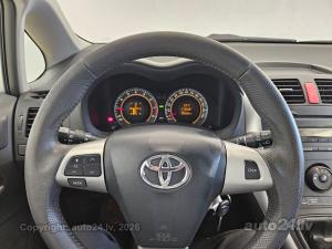 Pelēks Toyota Auris 2012 Rakvere, ar dzinēja tilpumu 1.60 L un nobraukumu 254 tūkst. km par 4890 €, foto 10 vietnē AUTOMOTO.COM.LV