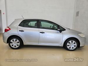 Pelēks Toyota Auris 2012 Rakvere, ar dzinēja tilpumu 1.60 L un nobraukumu 254 tūkst. km par 4890 €, foto 18 vietnē AUTOMOTO.COM.LV