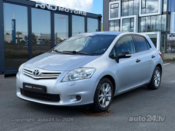 Grey Toyota Auris 2012 in Tallinn, with an engine capacity of 1.60 L and mileage of 186 thousand km for 4490 €, photo 1 on AUTOMOTO.COM.LV