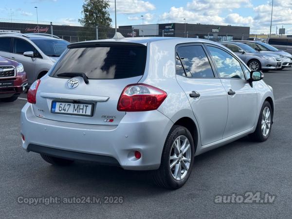 Grey Toyota Auris 2012 in Tallinn, with an engine capacity of 1.60 L and mileage of 186 thousand km for 4490 €, photo 2 on AUTOMOTO.COM.LV