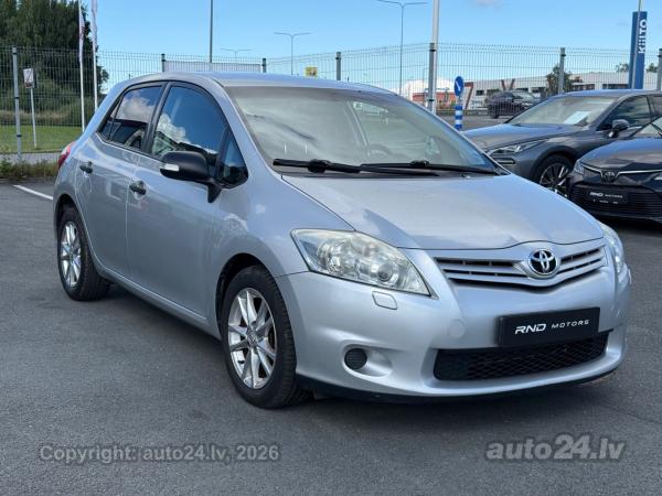 Grey Toyota Auris 2012 in Tallinn, with an engine capacity of 1.60 L and mileage of 186 thousand km for 4490 €, photo 3 on AUTOMOTO.COM.LV
