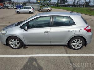 Grey Toyota Auris 2012 in Riga, with an engine capacity of 1.60 L and mileage of 179 thousand km for 5500 €, photo 4 on AUTOMOTO.COM.LV