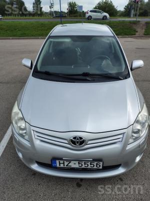 Grey Toyota Auris 2012 in Riga, with an engine capacity of 1.60 L and mileage of 179 thousand km for 5500 €, photo 10 on AUTOMOTO.COM.LV