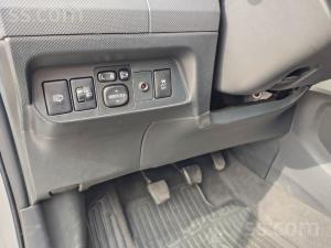 Grey Toyota Auris 2012 in Riga, with an engine capacity of 1.60 L and mileage of 179 thousand km for 5500 €, photo 14 on AUTOMOTO.COM.LV