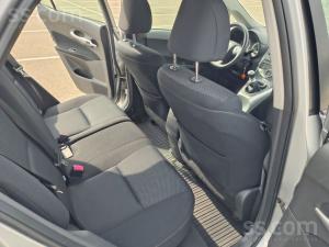 Grey Toyota Auris 2012 in Riga, with an engine capacity of 1.60 L and mileage of 179 thousand km for 5500 €, photo 15 on AUTOMOTO.COM.LV