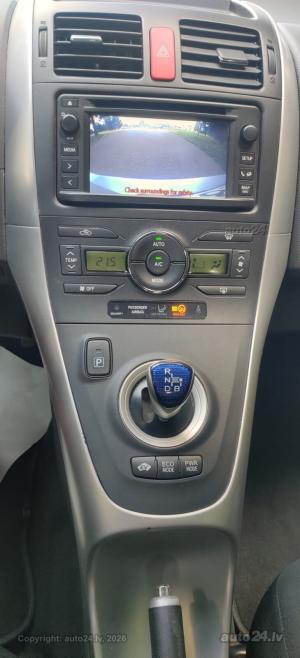 Pelēks Toyota Auris 2012 Tartu, ar dzinēja tilpumu 1.80 L un nobraukumu 170 tūkst. km par 5800 €, foto 10 vietnē AUTOMOTO.COM.LV