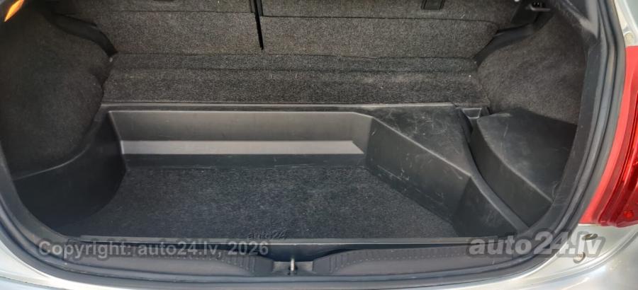 Pelēks Toyota Auris 2012 Tartu, ar dzinēja tilpumu 1.80 L un nobraukumu 170 tūkst. km par 5800 €, foto 12 vietnē AUTOMOTO.COM.LV