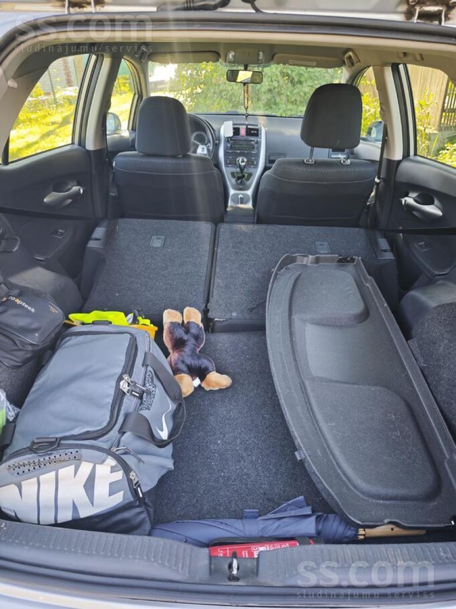 Pelēks Toyota Auris 2012 Rīga, ar dzinēja tilpumu 1.60 L un nobraukumu 246 tūkst. km par 5500 €, foto 9 vietnē AUTOMOTO.COM.LV
