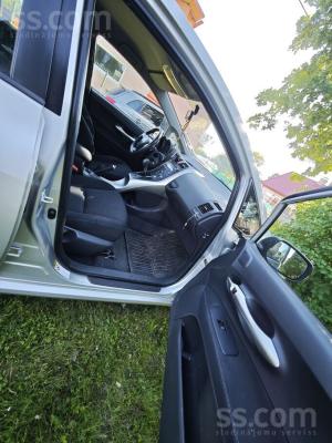 Pelēks Toyota Auris 2012 Rīga, ar dzinēja tilpumu 1.60 L un nobraukumu 246 tūkst. km par 5500 €, foto 14 vietnē AUTOMOTO.COM.LV
