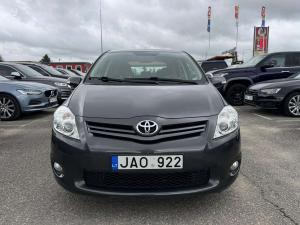 Pelēks Toyota Auris 2012 Viļņa, ar dzinēja tilpumu 2.00 L un nobraukumu 212 tūkst. km par 3490 €, foto 9 vietnē AUTOMOTO.COM.LV