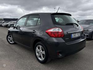 Pelēks Toyota Auris 2012 Viļņa, ar dzinēja tilpumu 2.00 L un nobraukumu 212 tūkst. km par 3490 €, foto 11 vietnē AUTOMOTO.COM.LV