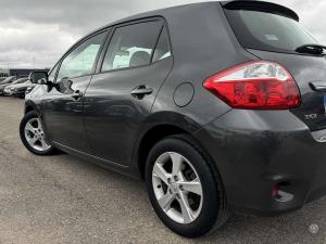 Pelēks Toyota Auris 2012 Viļņa, ar dzinēja tilpumu 2.00 L un nobraukumu 212 tūkst. km par 3490 €, foto 12 vietnē AUTOMOTO.COM.LV
