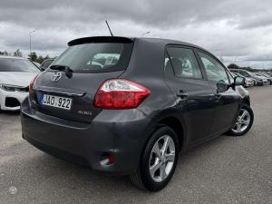 Pelēks Toyota Auris 2012 Viļņa, ar dzinēja tilpumu 2.00 L un nobraukumu 212 tūkst. km par 3490 €, foto 13 vietnē AUTOMOTO.COM.LV