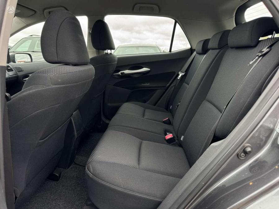 Pelēks Toyota Auris 2012 Viļņa, ar dzinēja tilpumu 2.00 L un nobraukumu 212 tūkst. km par 3490 €, foto 20 vietnē AUTOMOTO.COM.LV