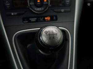 Pelēks Toyota Auris 2012 Viļņa, ar dzinēja tilpumu 2.00 L un nobraukumu 212 tūkst. km par 3490 €, foto 33 vietnē AUTOMOTO.COM.LV