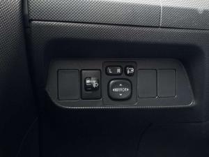 Pelēks Toyota Auris 2012 Viļņa, ar dzinēja tilpumu 2.00 L un nobraukumu 212 tūkst. km par 3490 €, foto 34 vietnē AUTOMOTO.COM.LV