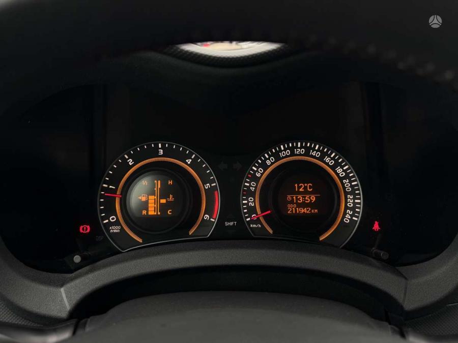 Pelēks Toyota Auris 2012 Viļņa, ar dzinēja tilpumu 2.00 L un nobraukumu 212 tūkst. km par 3490 €, foto 37 vietnē AUTOMOTO.COM.LV