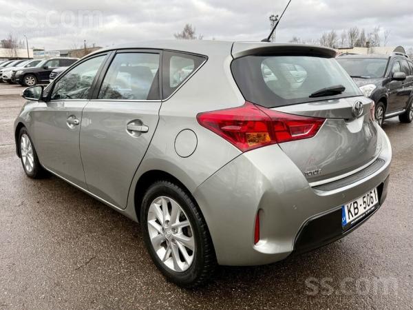 Grey Toyota Auris 2013 in Riga, with an engine capacity of 2.00 L and mileage of 0 thousand km for 4990 €, photo 4 on AUTOMOTO.COM.LV