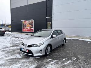 Pelēks Toyota Auris 2013 Tartu, ar dzinēja tilpumu 1.40 L un nobraukumu 232 tūkst. km par 4350 €, foto  vietnē AUTOMOTO.COM.LV