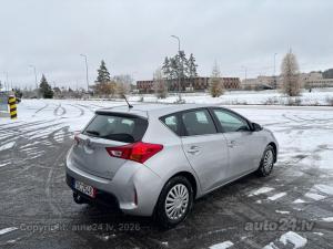 Grey Toyota Auris 2013 in Tartu, with an engine capacity of 1.40 L and mileage of 232 thousand km for 4350 €, photo 5 on AUTOMOTO.COM.LV