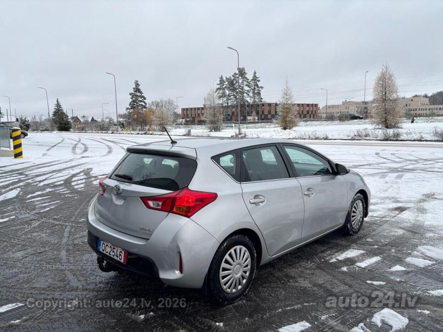 Grey Toyota Auris 2013 in Tartu, with an engine capacity of 1.40 L and mileage of 232 thousand km for 4350 €, photo 5 on AUTOMOTO.COM.LV
