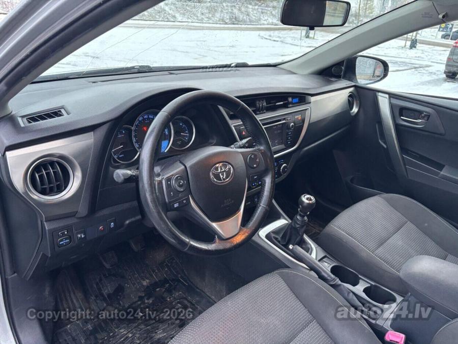 Grey Toyota Auris 2013 in Tartu, with an engine capacity of 1.40 L and mileage of 232 thousand km for 4350 €, photo 9 on AUTOMOTO.COM.LV
