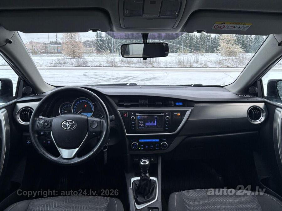 Grey Toyota Auris 2013 in Tartu, with an engine capacity of 1.40 L and mileage of 232 thousand km for 4350 €, photo 11 on AUTOMOTO.COM.LV