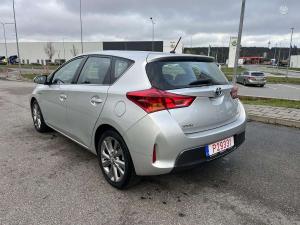 Grey Toyota Auris 2013 in Vilnius, with an engine capacity of 1.80 L and mileage of 236 thousand km for 8950 €, photo 5 on AUTOMOTO.COM.LV