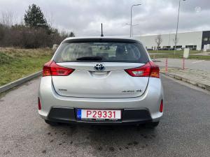 Grey Toyota Auris 2013 in Vilnius, with an engine capacity of 1.80 L and mileage of 236 thousand km for 8950 €, photo 6 on AUTOMOTO.COM.LV